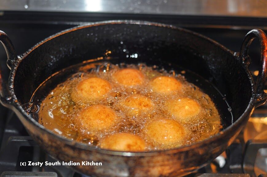 Bunuelos colombianos: Colombian Cheese Fritters - Zesty South Indian ...
