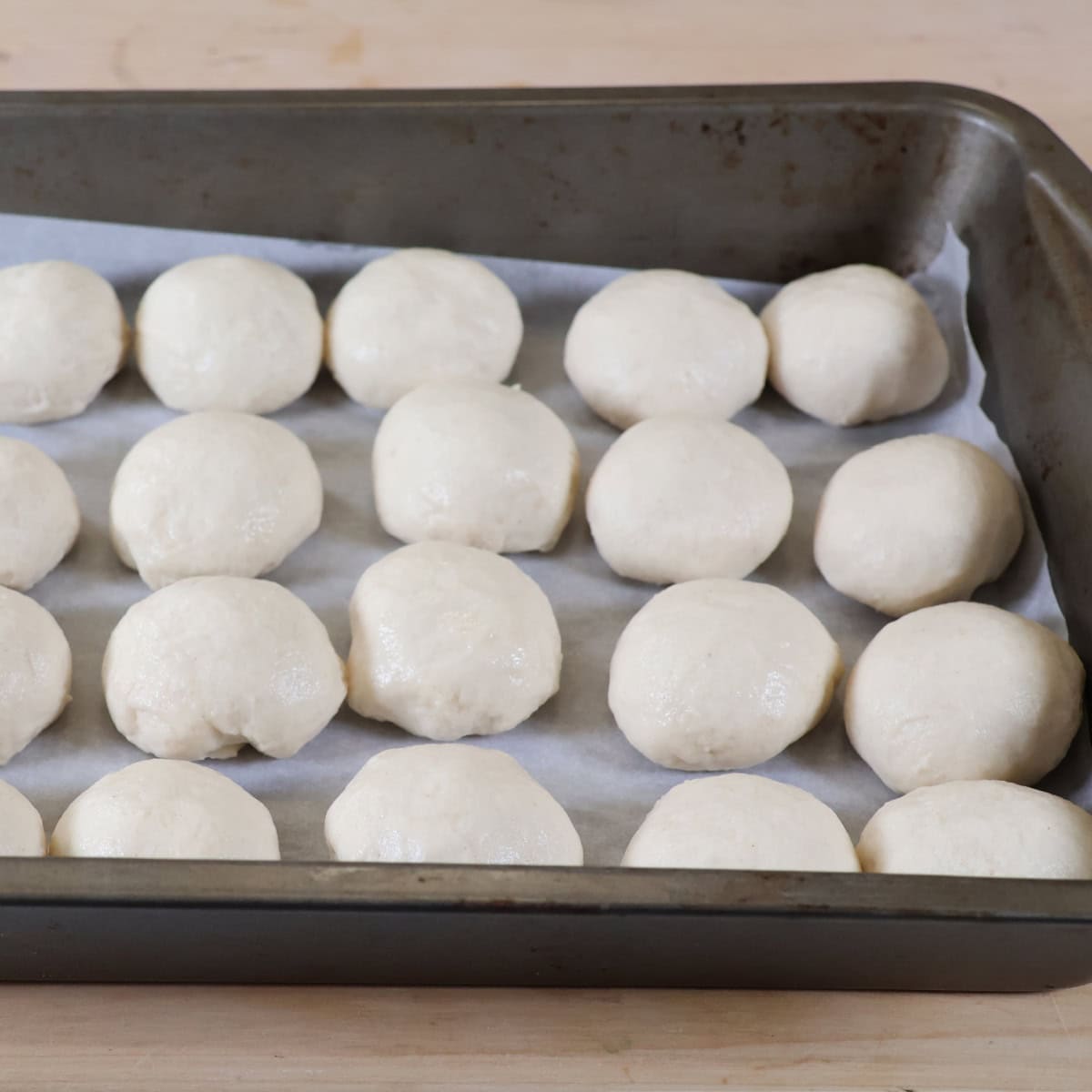 Sourdough Bobalki (Slovakian Christmas Eve Dough Balls) - Zesty South ...